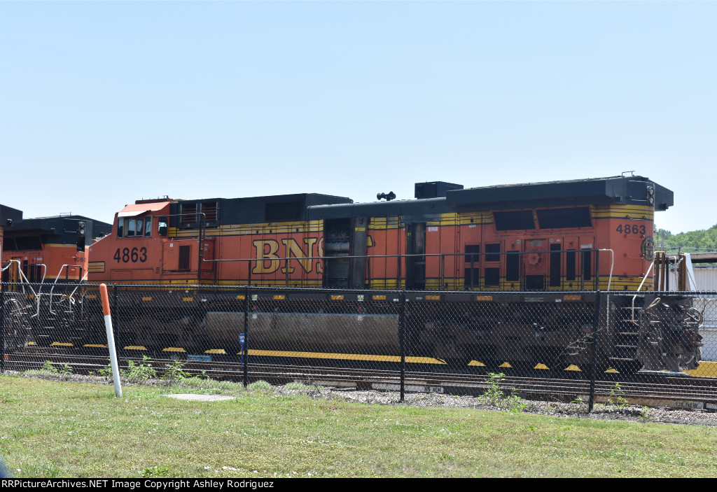BNSF 4863